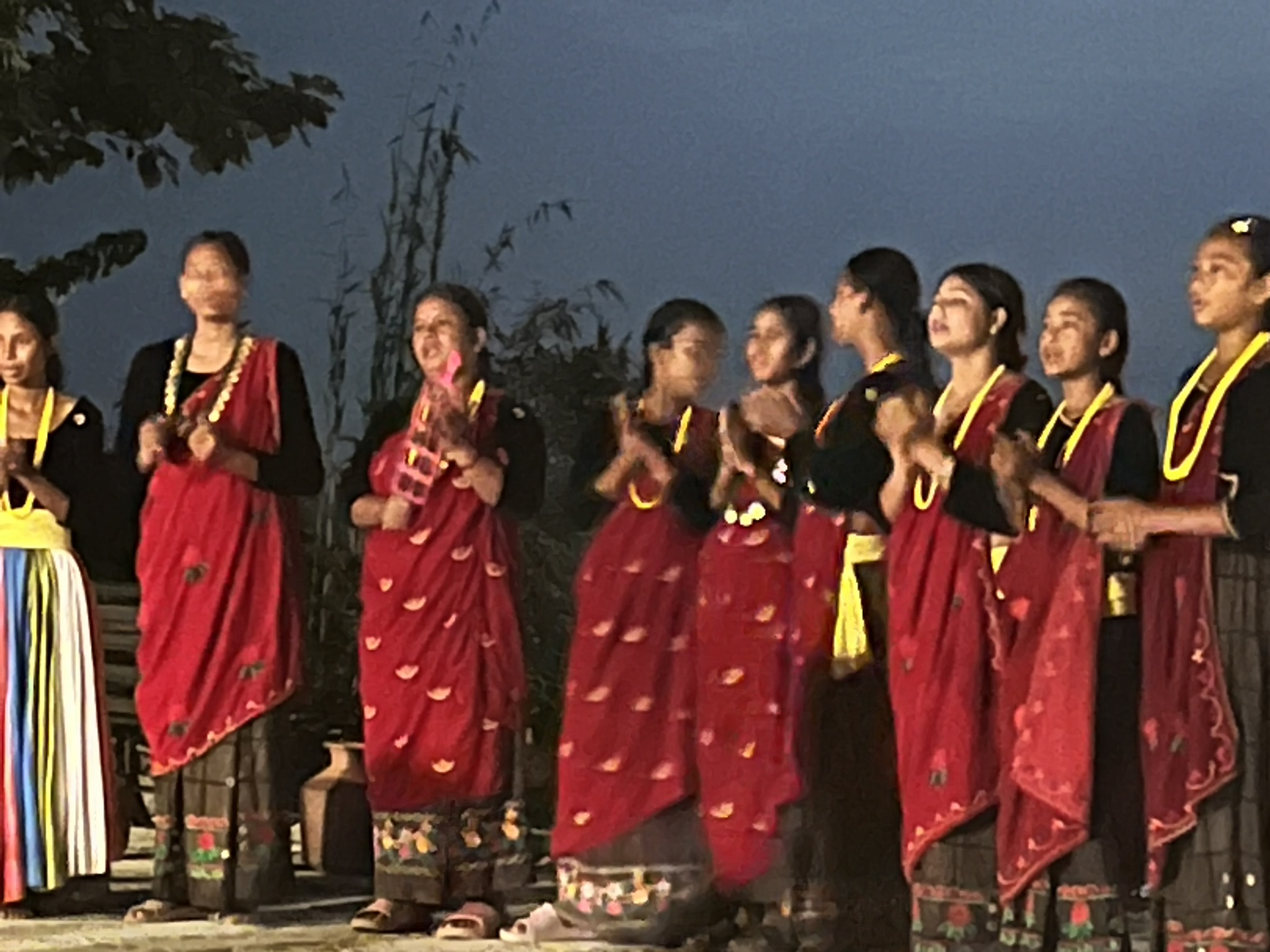 The Tharu and Kumal Ethnic Groups of the Terai – Colette's Grand Detour